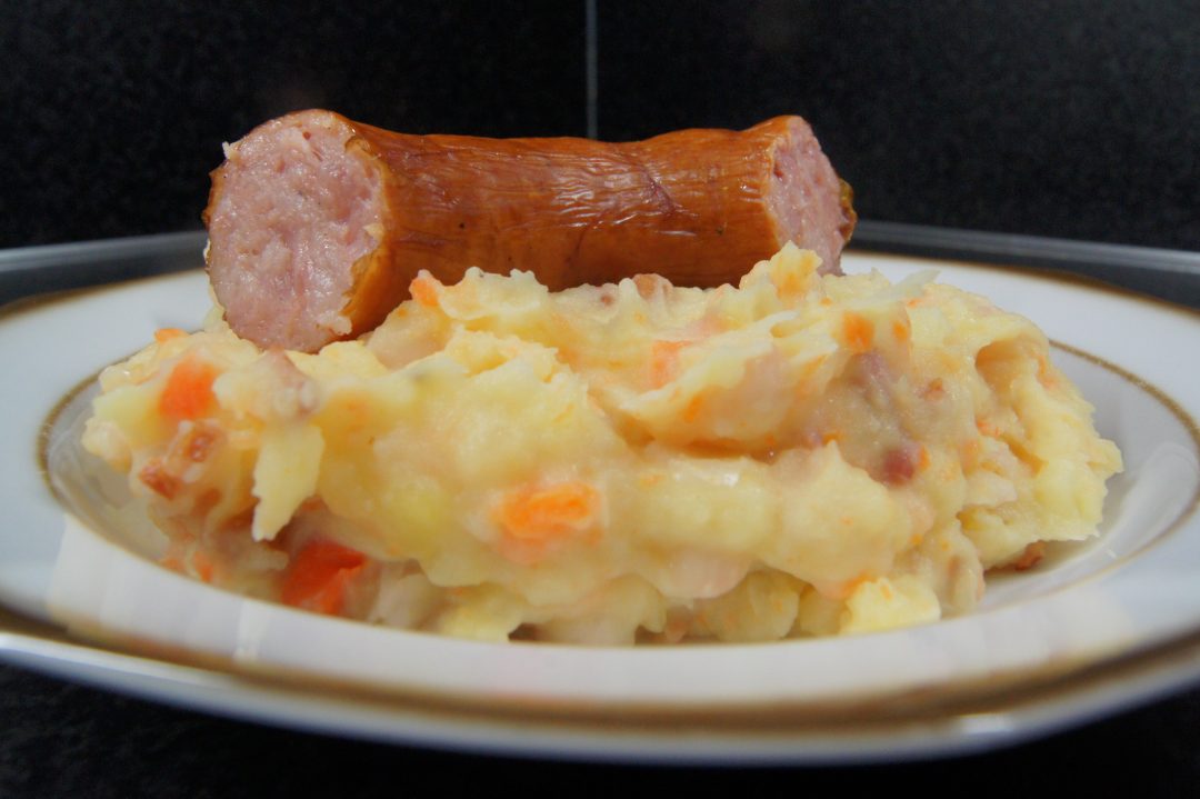 Hutspot met klapstuk uit de slowcooker - Ik hou gewoon van eten