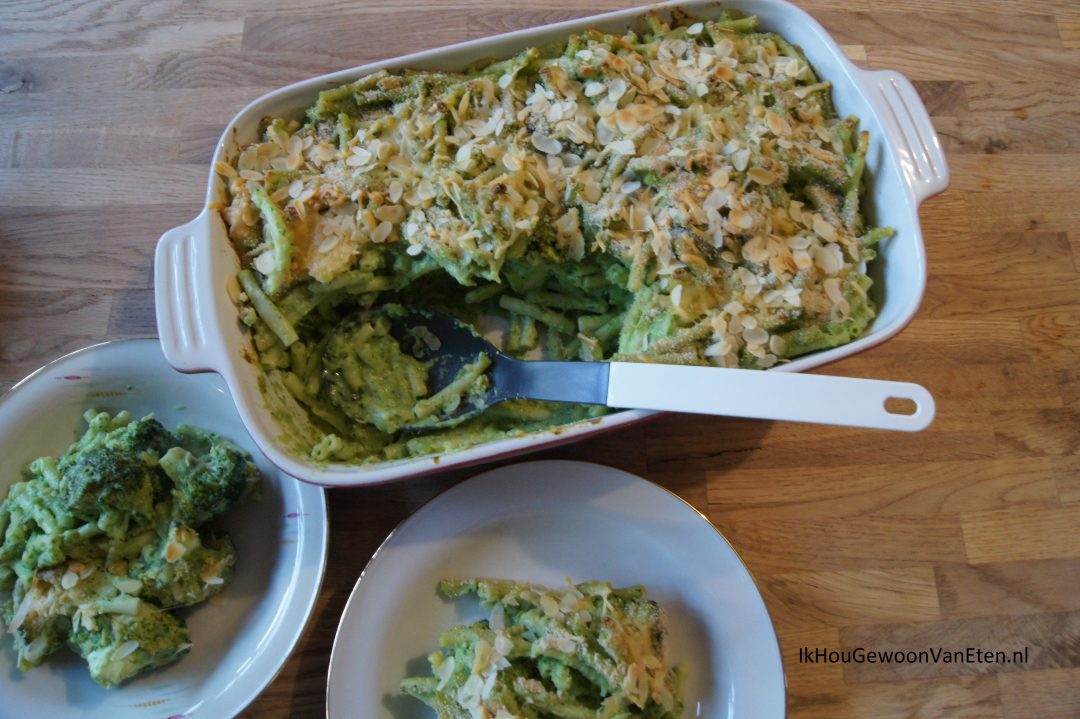 Pasta-ovenschotel met spinazie en béchamelsaus | Ik hou gewoon van eten