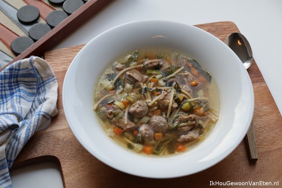 Gasbesparende groentesoep (mét soepvlees en ballen) - Ik hou gewoon van ...